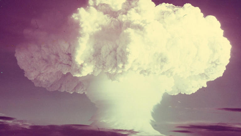 US nuke test sites shaken by 100+ mystery quakes, experts baffled