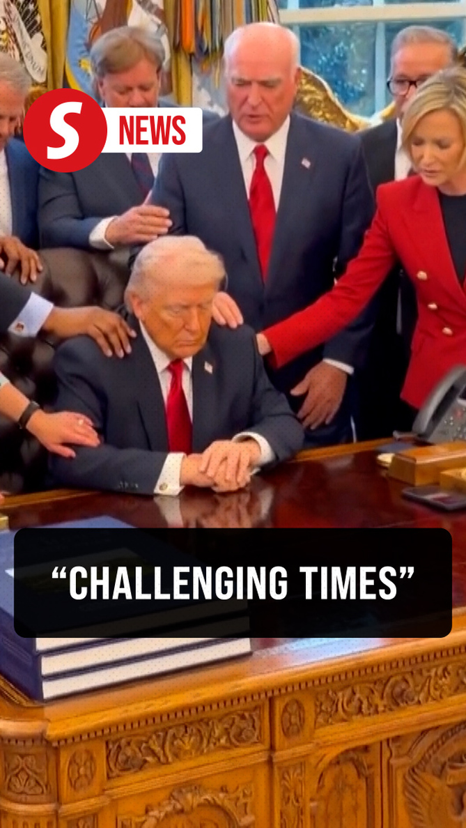 Pastors pray over Trump in the Oval Office
