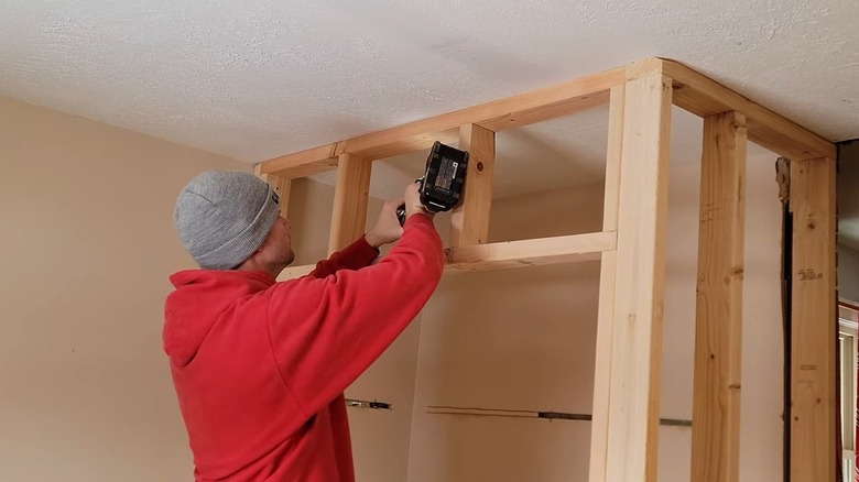 The biggest mistakes to avoid when framing your closet