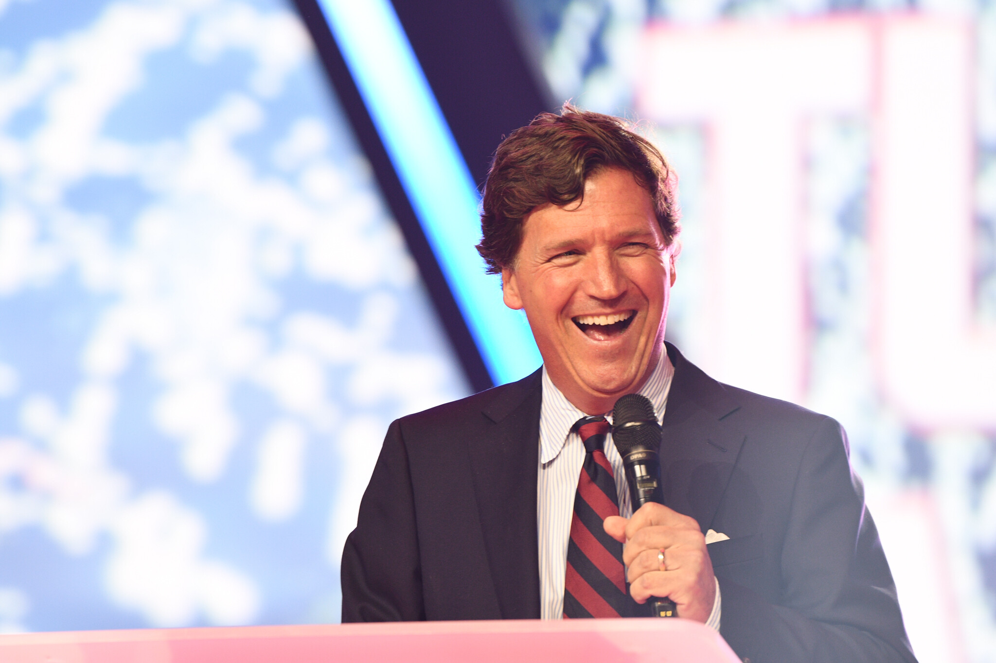 Donald Trump gooit Tucker Carlson uit MAGA: ‘Is het spoor bijster geraakt’
