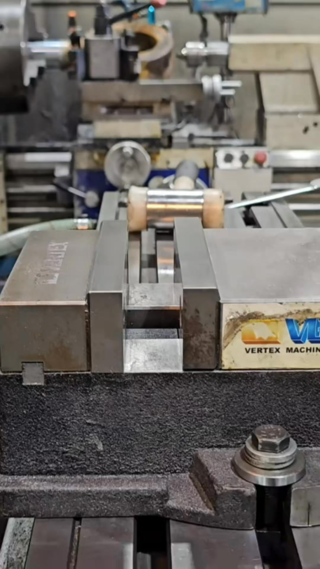 Custom boring bar for hard‑to‑reach gear face