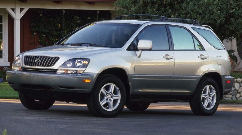 4 of the best years for the Lexus RX 300 (and 1 to avoid)