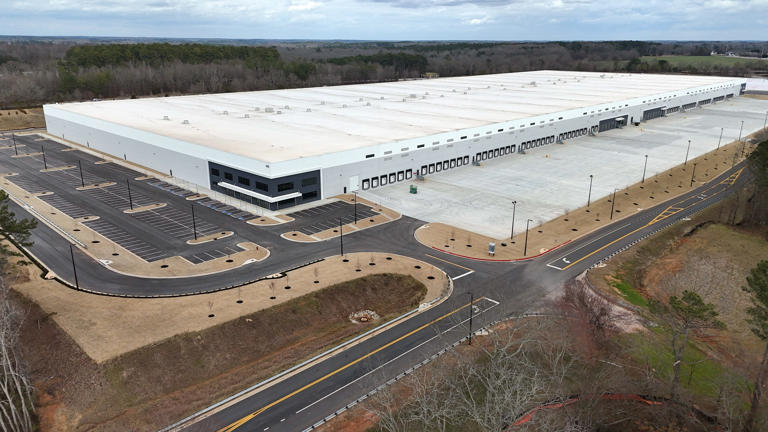 ICE is paying 'eye-popping' prices for warehouse detention centers