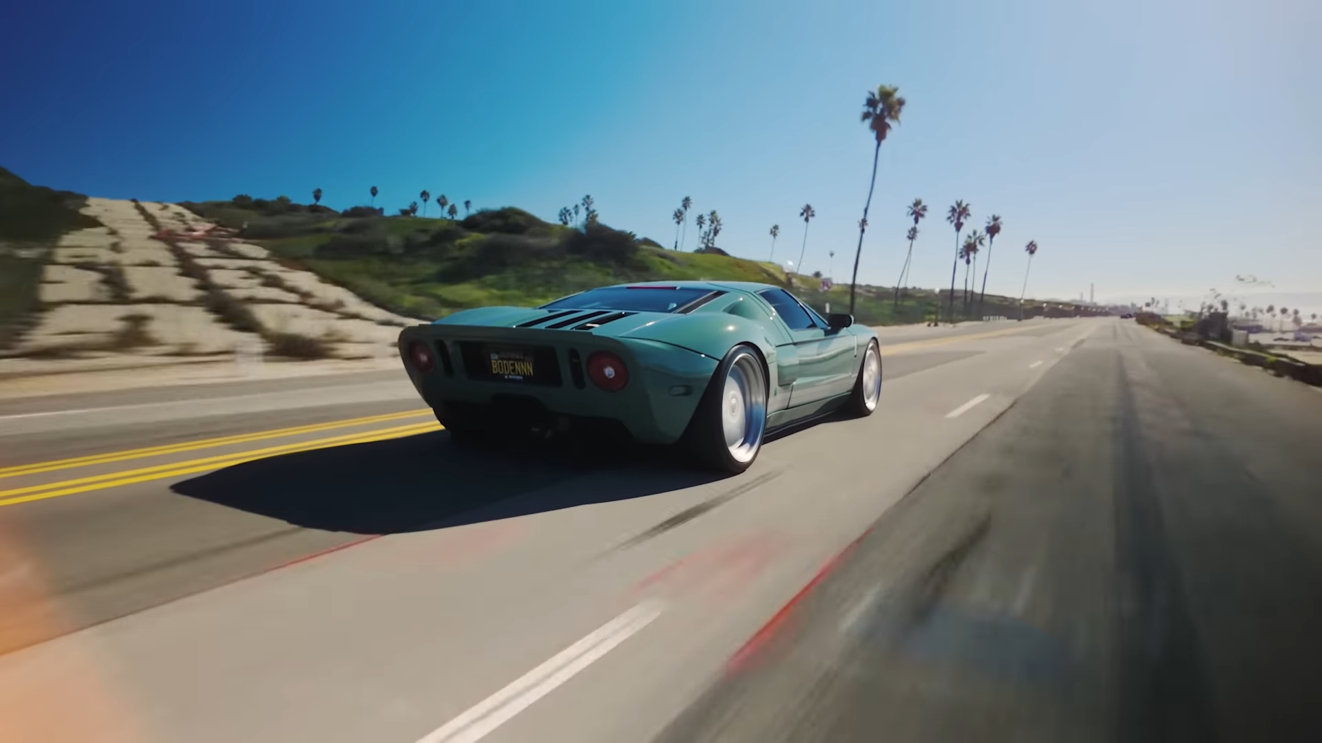 Driving an 850 horsepower Ford GT reveals why it became an icon