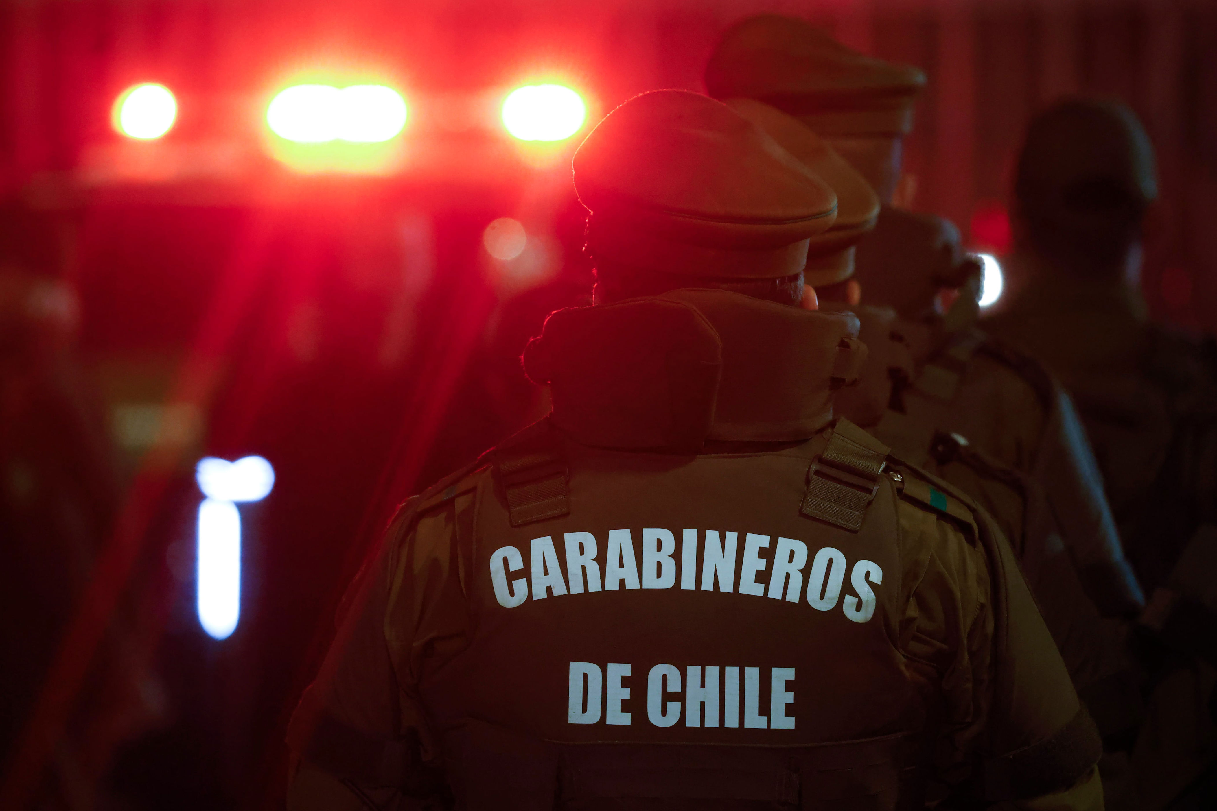 Carabinero abate con su arma particular a asaltante en bus RED en La Granja