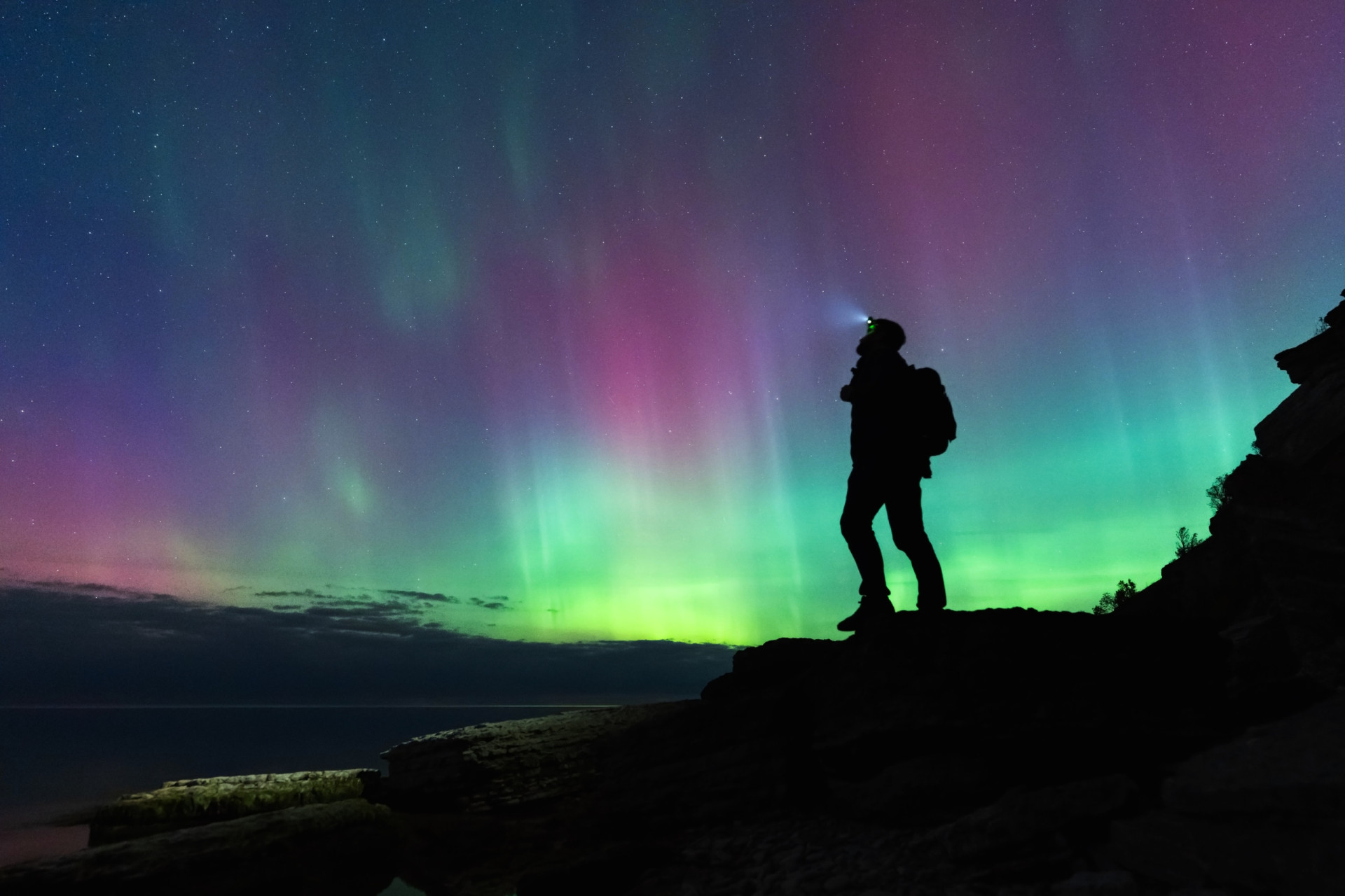 Scientists observe unprecedented movement of the magnetic North Pole