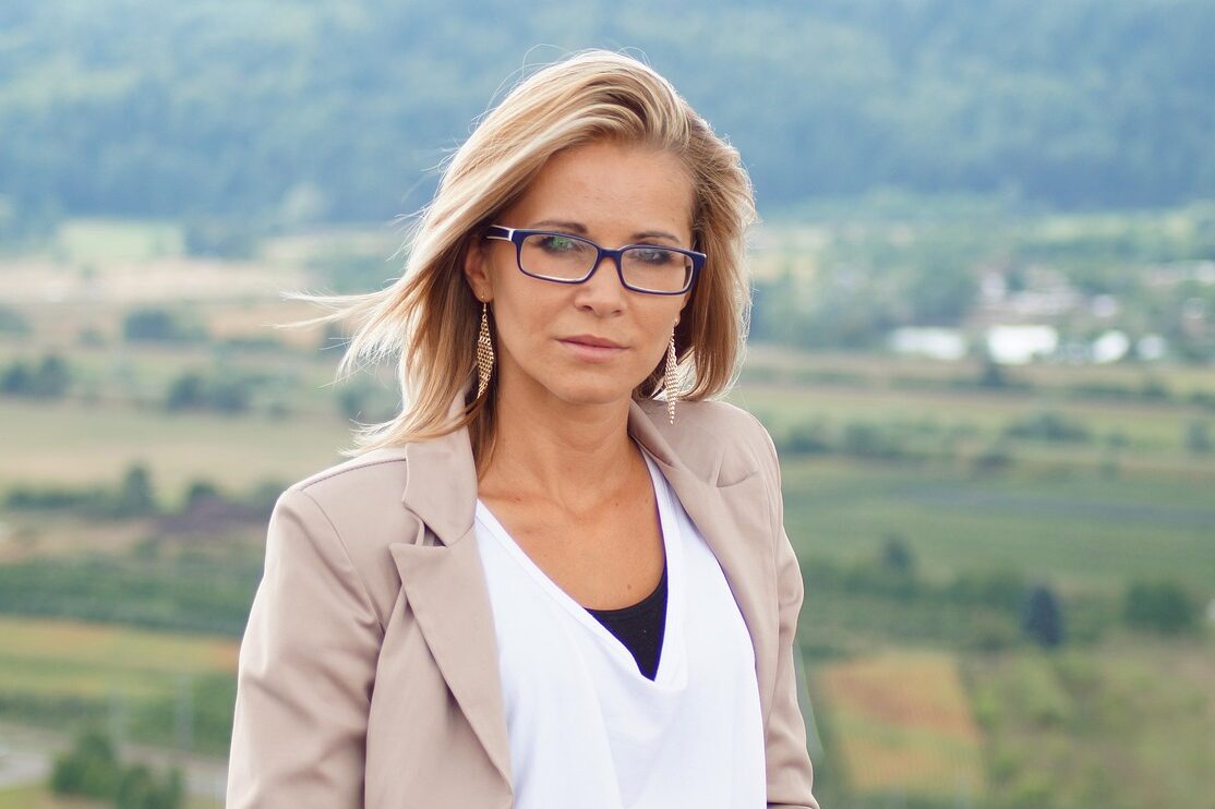 30 social norms that make no sense when you think about them