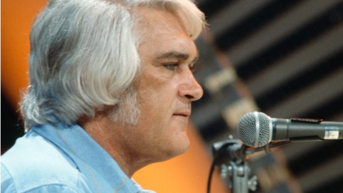 1973 heartbreak country music ballad became an unforgettable No. 1 hit