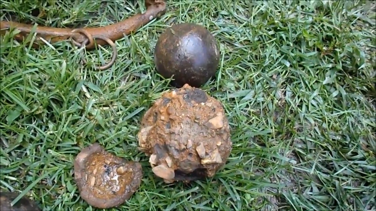 Two cannonballs found close together - one was hidden under a shell of ...