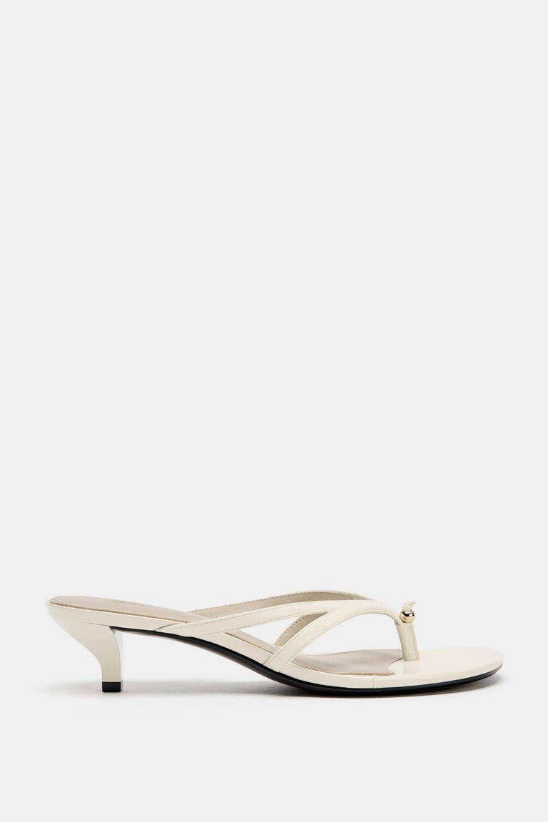 6 zapatos boho de Zara ideales para llevar con jeans, faldas y ...