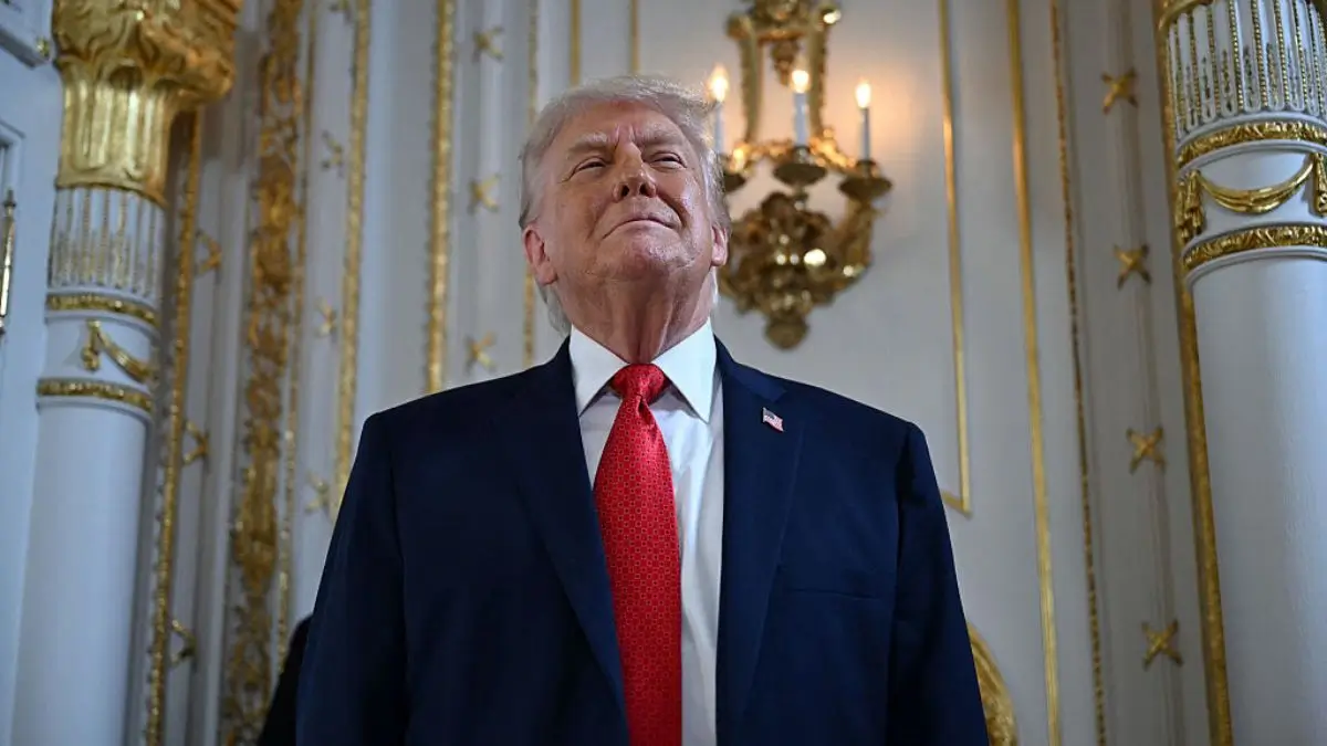 ‘Look at this fool’: Trump’s over-the-top entrance turns heads as he ...
