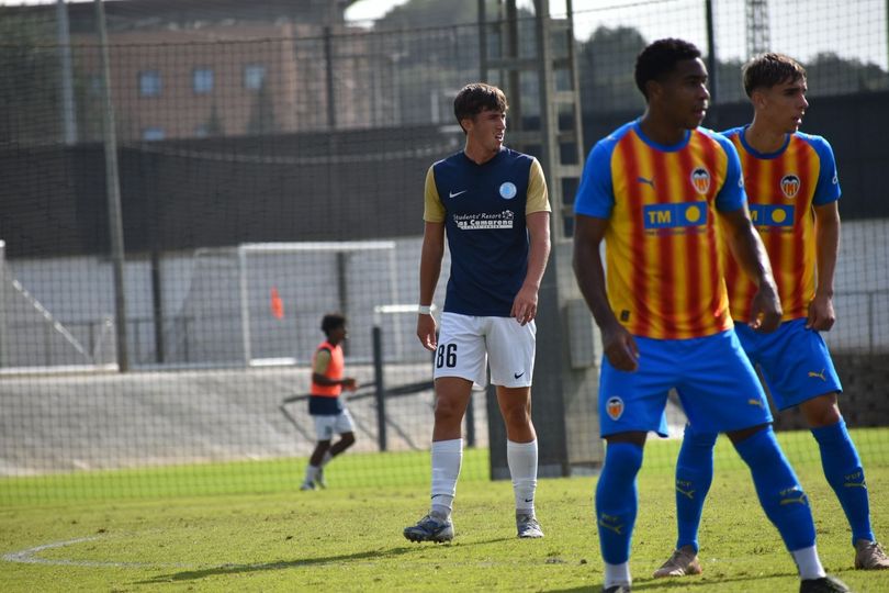 Promising Stirling footballer heads Stateside after praising Spanish ...