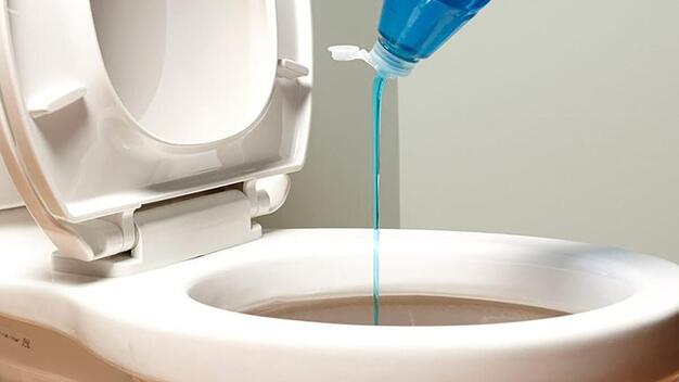 Here's how to unclog a toilet without a plunger