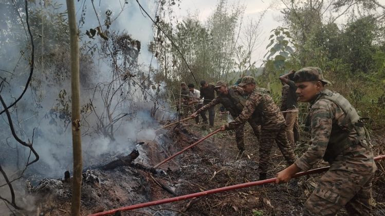 Indian Army helps contain major fire in Sigar village in Arunachal