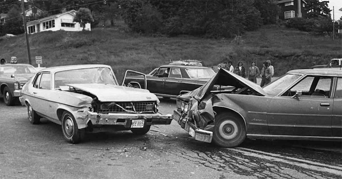 20 photos of how it looked to wreck a car in the 1970s