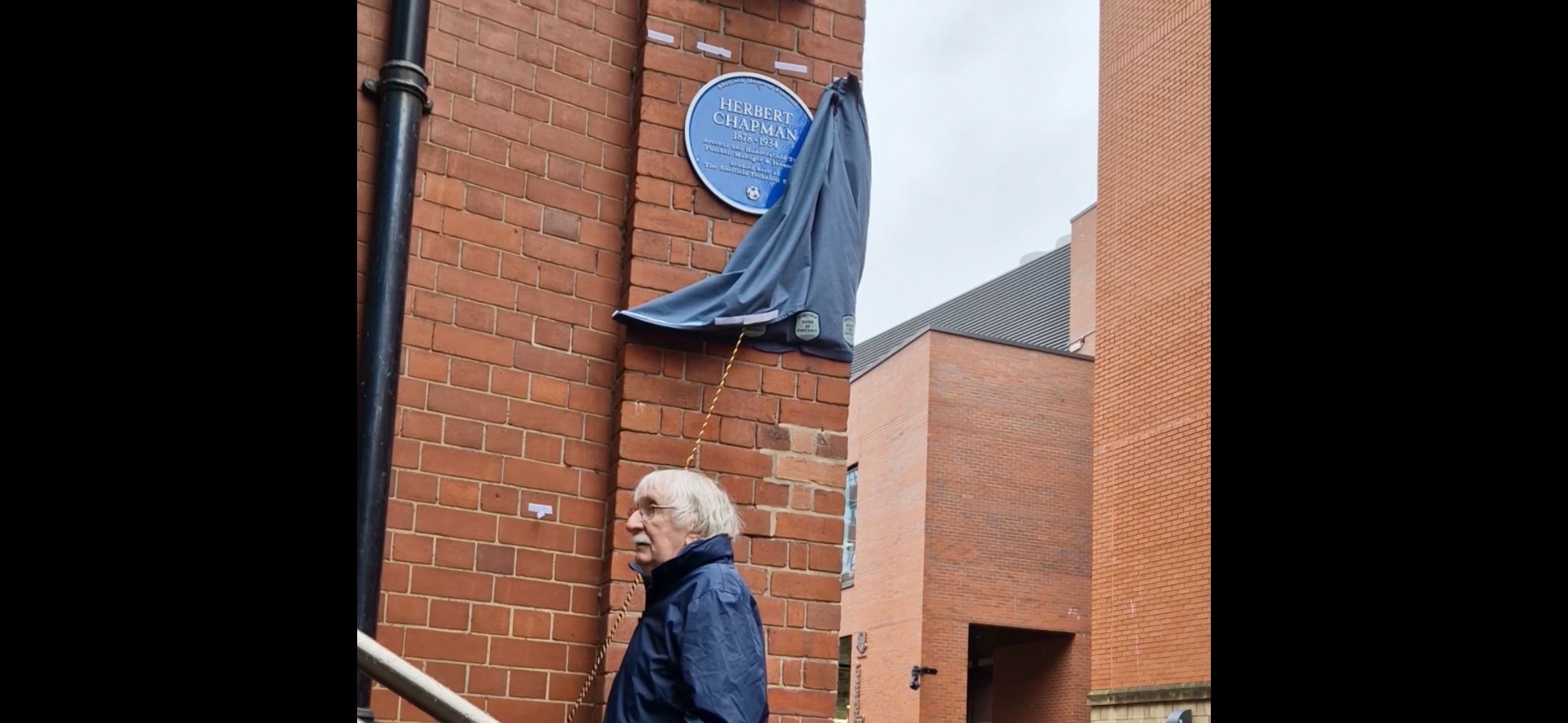 Herbert Chapman plaque: The legendary Arsenal and Huddersfield manager ...