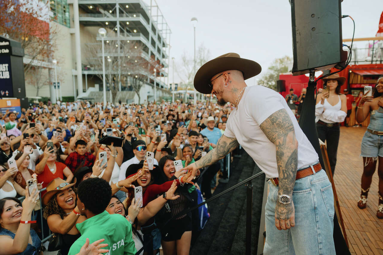 Fresh off his return to the Houston Rodeo, J Balvin covers iconic '80s ...