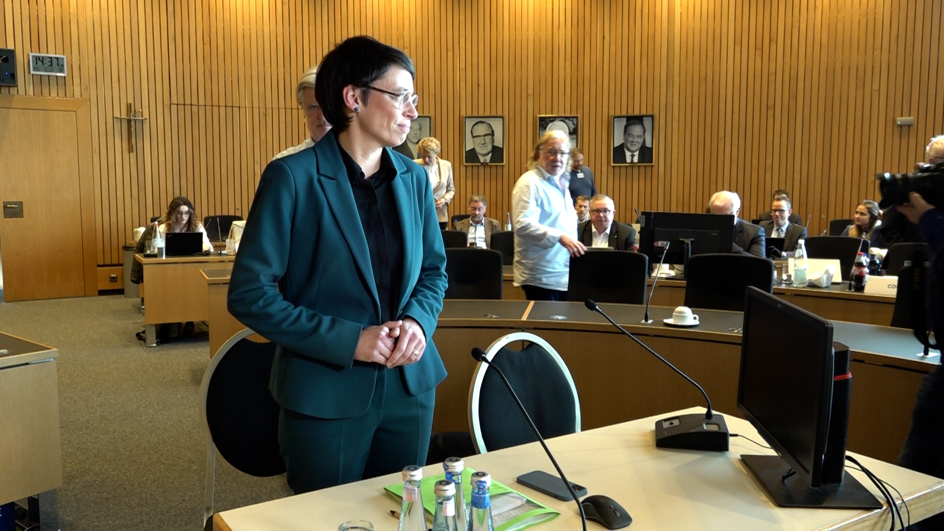 Josefine Paul spricht im NRW-Landtag