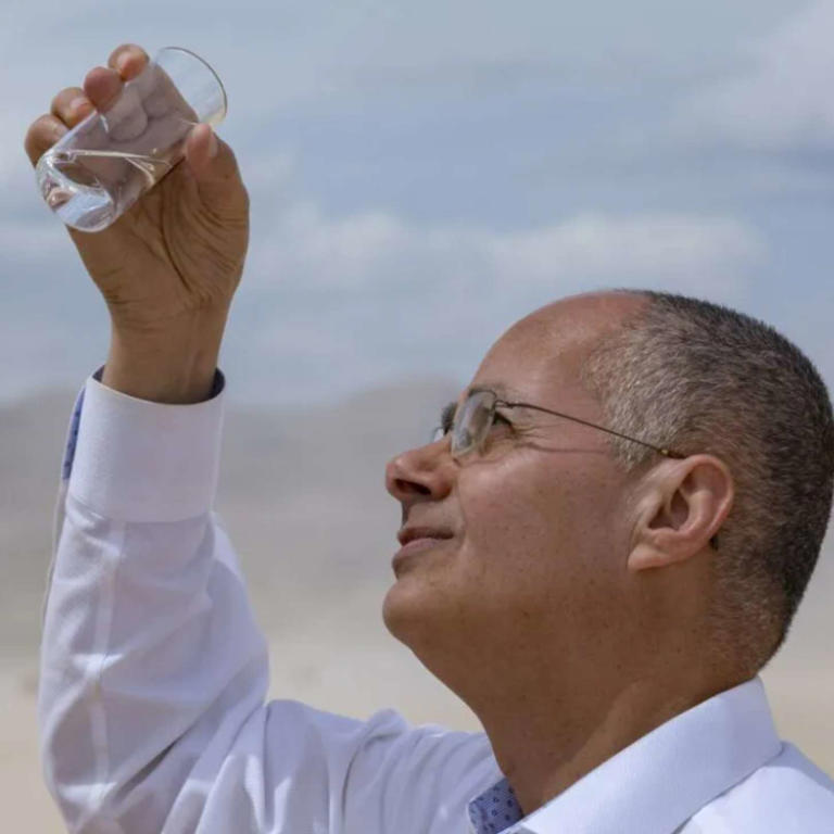 Nobel Prize winner invents device that pulls drinking water from the ...