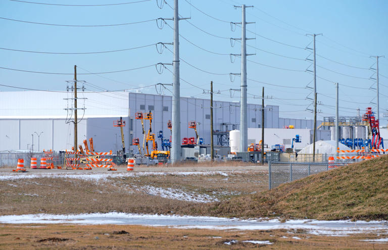 Ford makes big shift into energy storage to keep battery plants busy