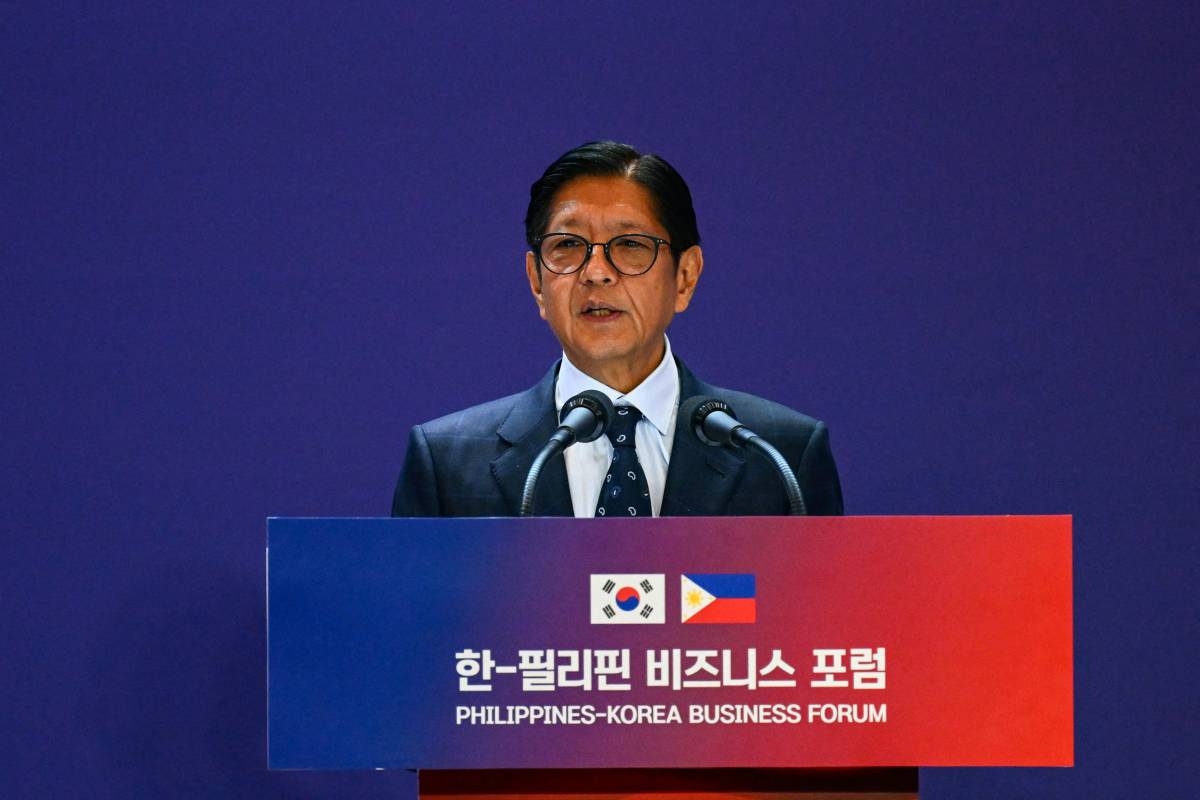 Marcos orders temporary 4-day workweek in some executive offices