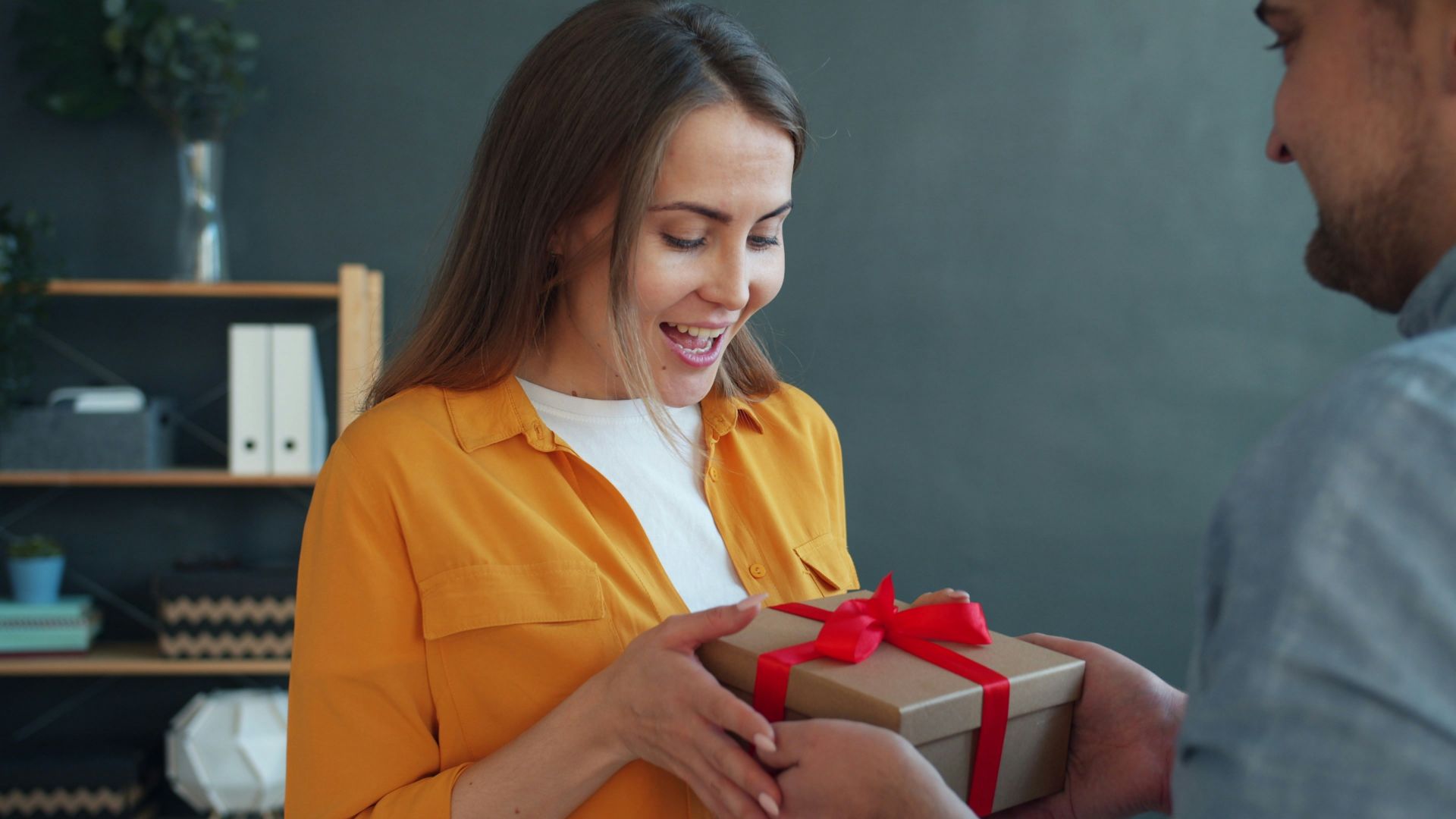 10 gifts your partner doesn't want & 10 they actually do