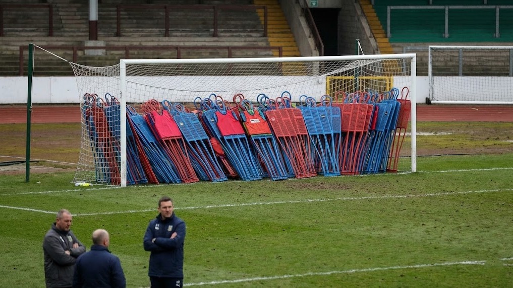 How high a free kick can really go over a full 11-man wall