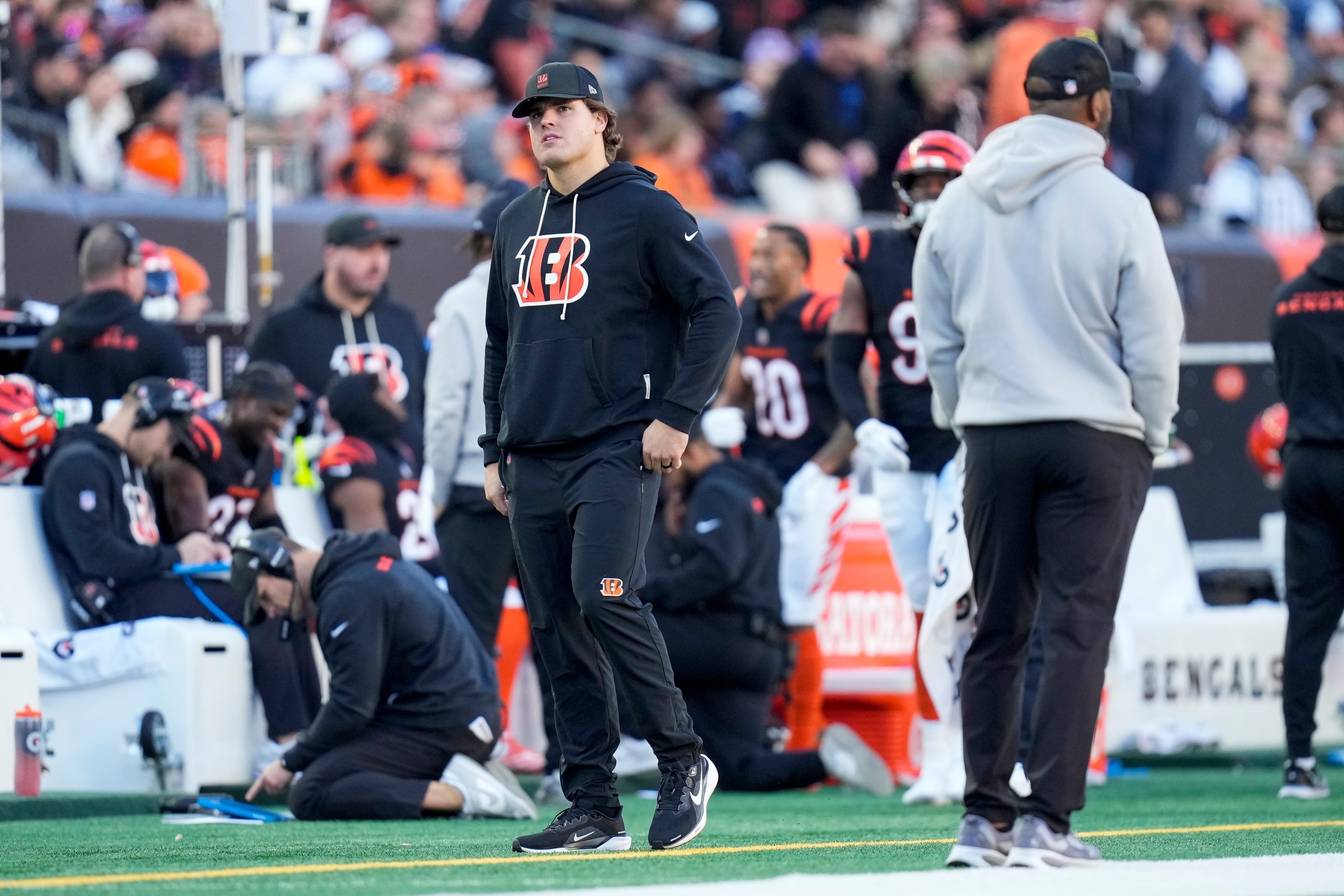 49ers may have already chosen between Bengals' Trey Hendrickson ...