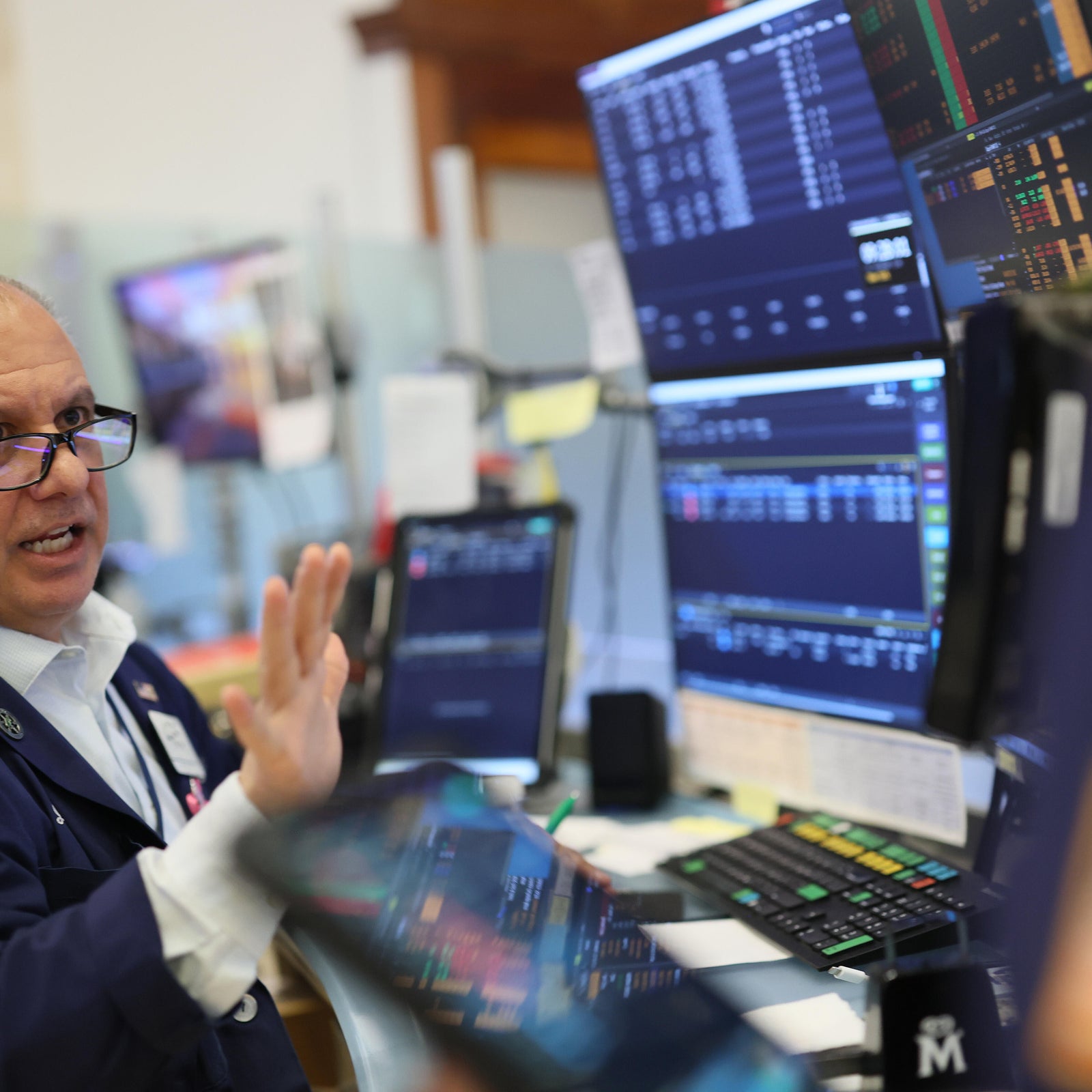 Stocks sink as oil prices sizzle and US hiring fizzles