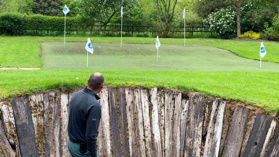 A simple bunker shot technique that helps golfers escape the sand