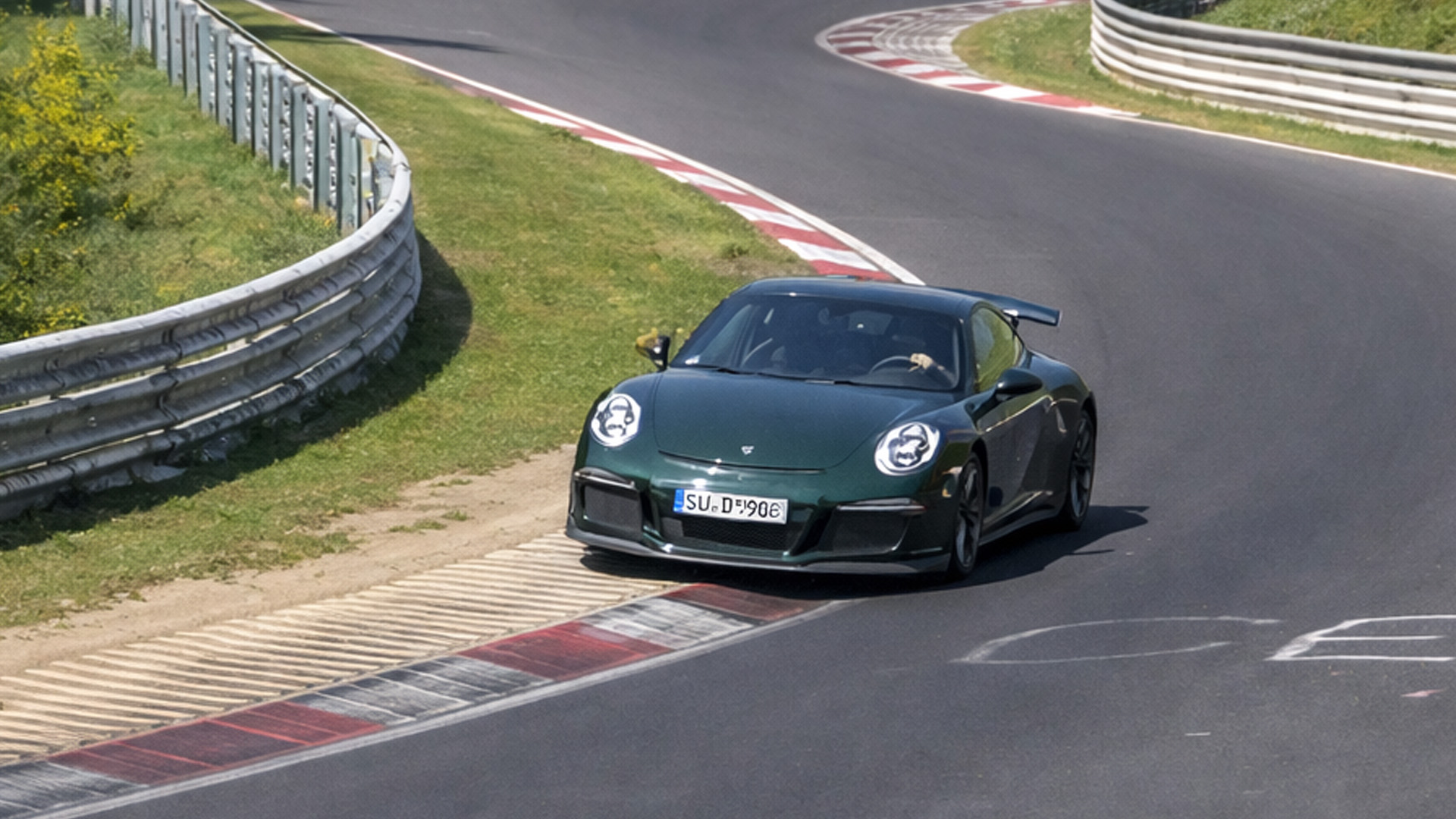 Porsche 911 GT3 High Speed Cornering Nürburgring Track