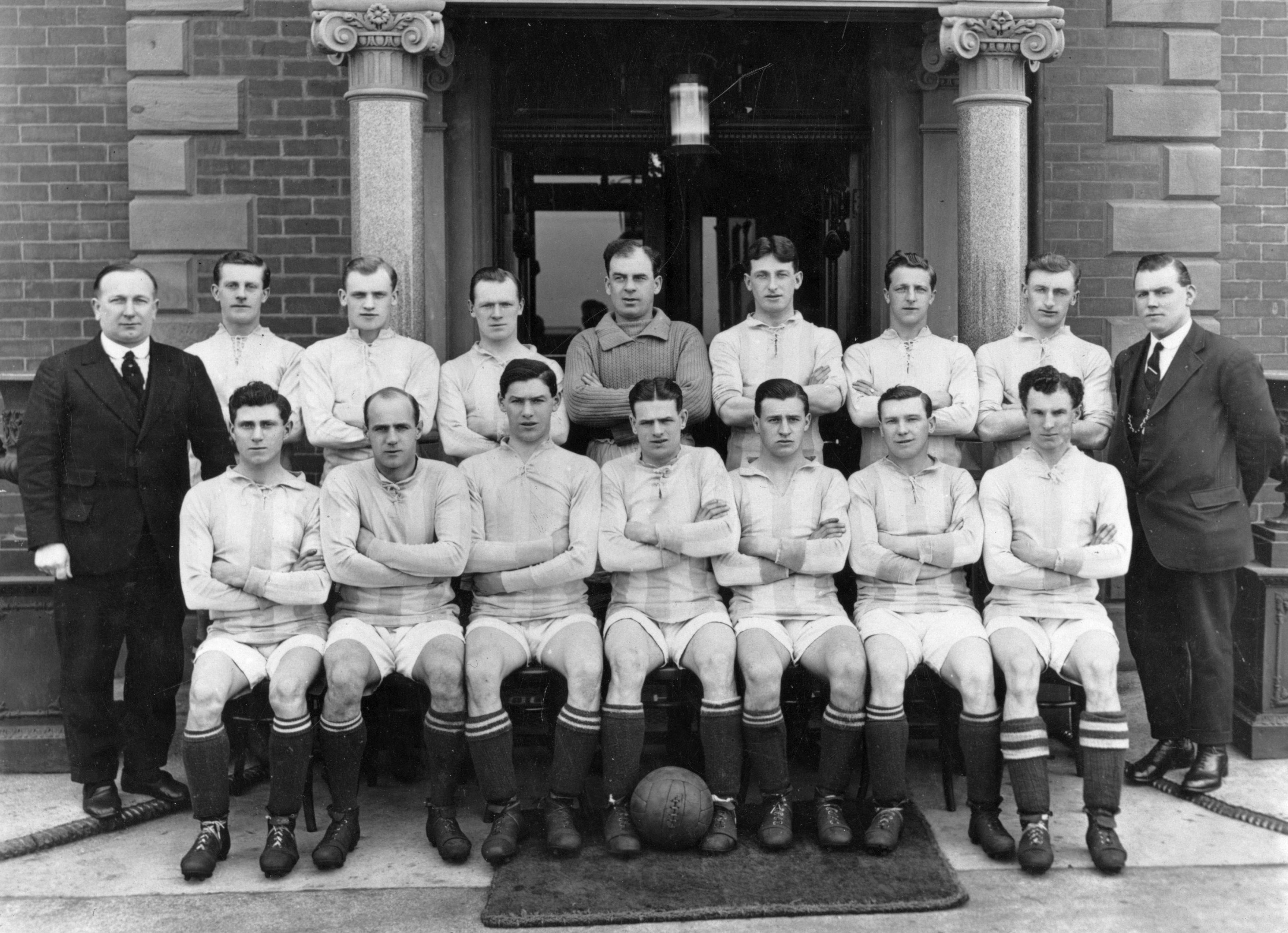 Herbert Chapman plaque: The legendary Arsenal and Huddersfield manager ...