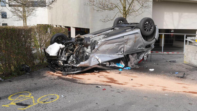 Heftiger Unfall in Stans NW – «Es hat zweimal richtig heftig geknallt ...
