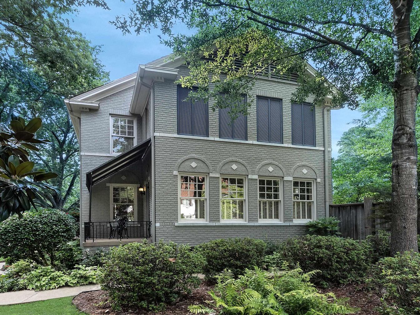 1930 Colonial Revival in Little Rock, Arkansas, featuring 3 gas log ...