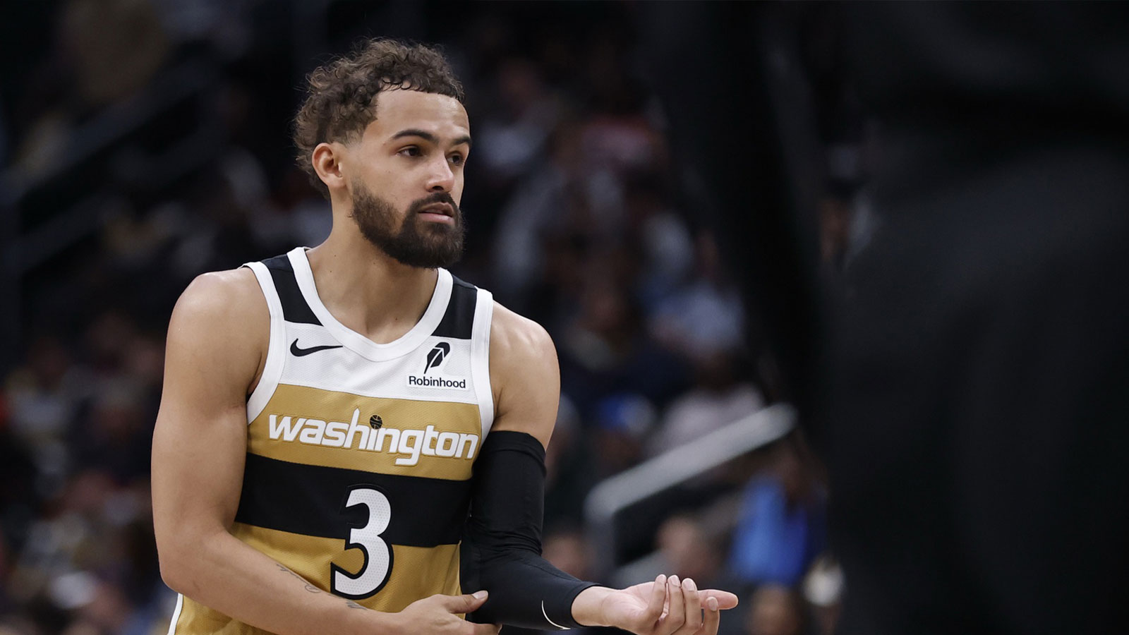 Wizards’ Trae Young exits Warriors showdown with quad contusion