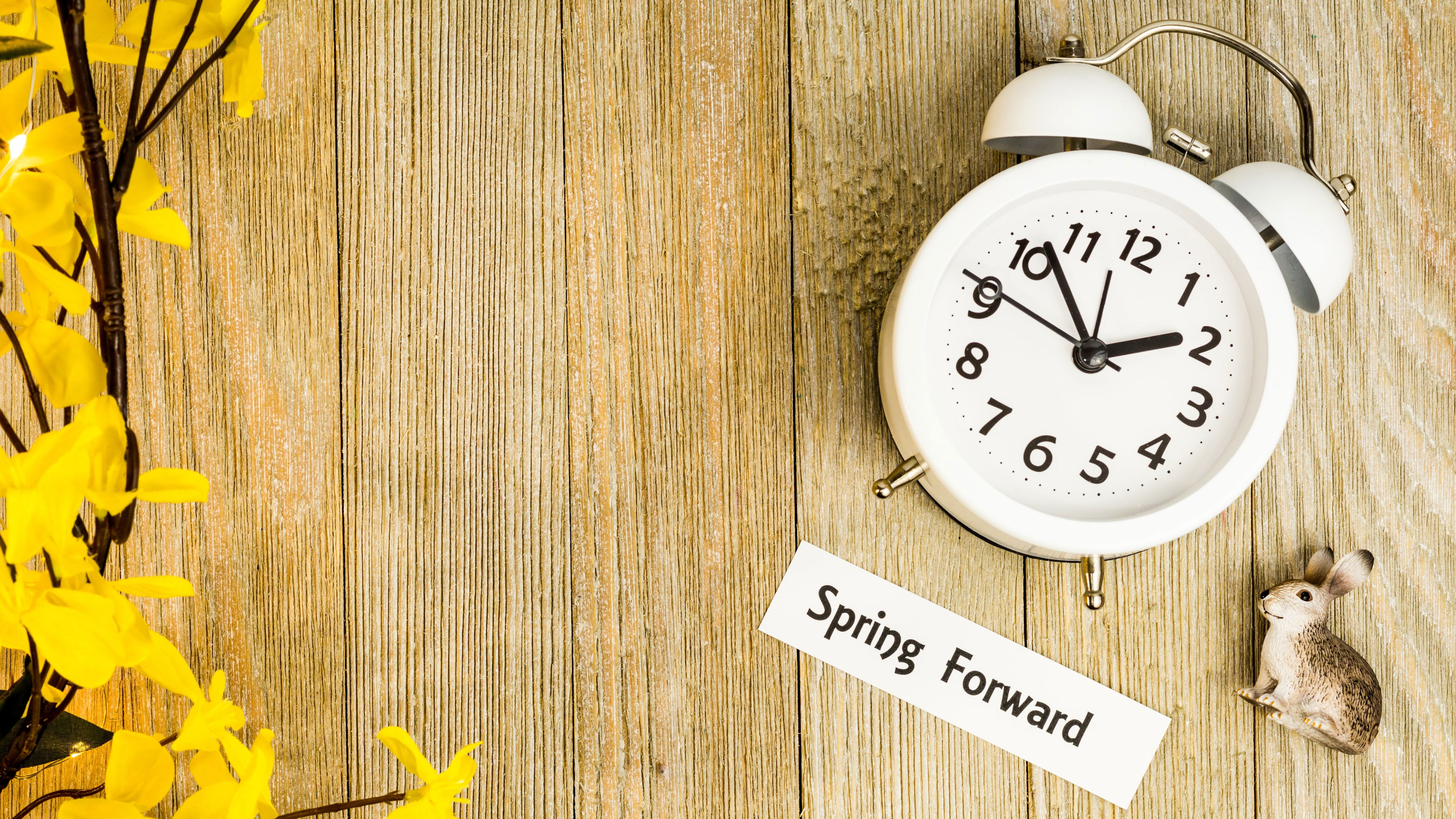 Experts offer sleep tips as daylight saving time begins Saturday night