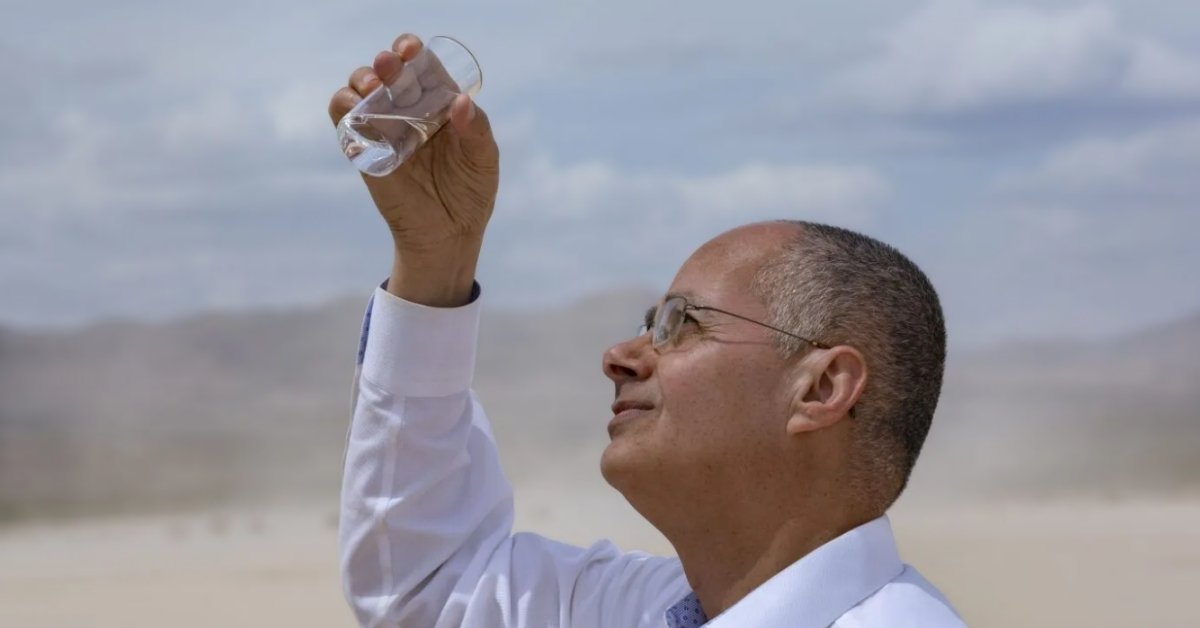 Nobel Prize winner invents device that pulls drinking water from the ...