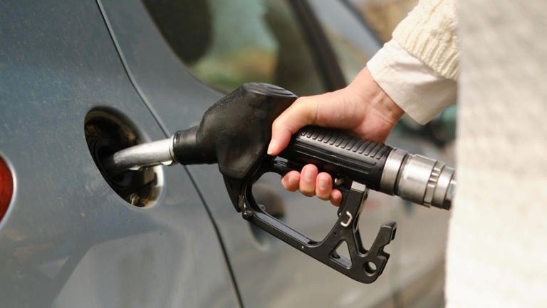 Fuel workers to strike over dismissal 'disgrace'