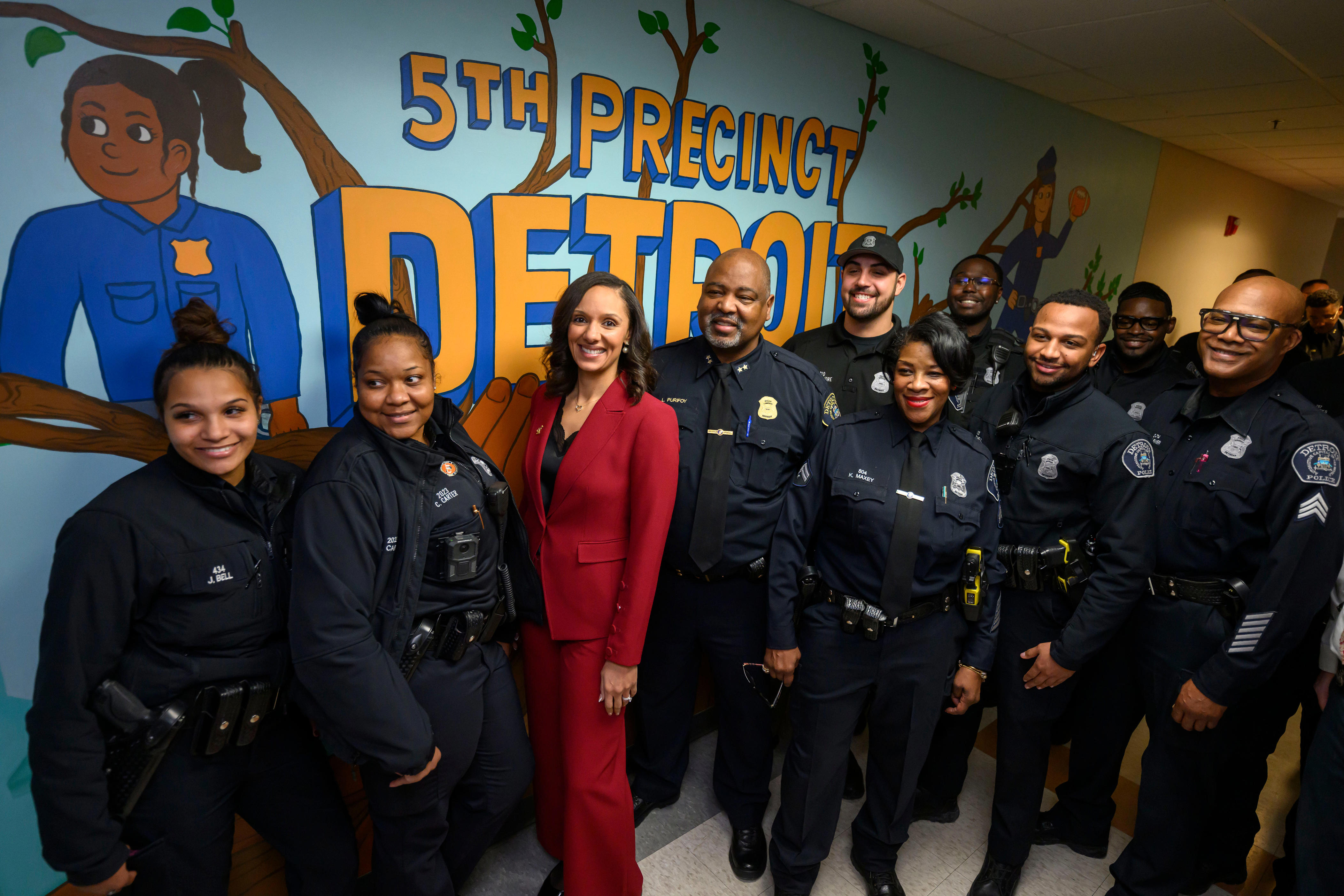 Detroit police fixing precinct security rules as commissioner is cleared