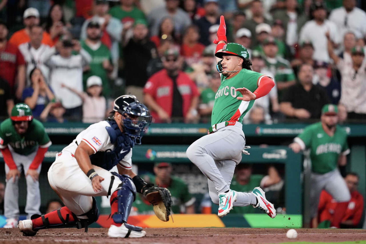 Mexico is right at home at Daikin Park with opening win over Great ...