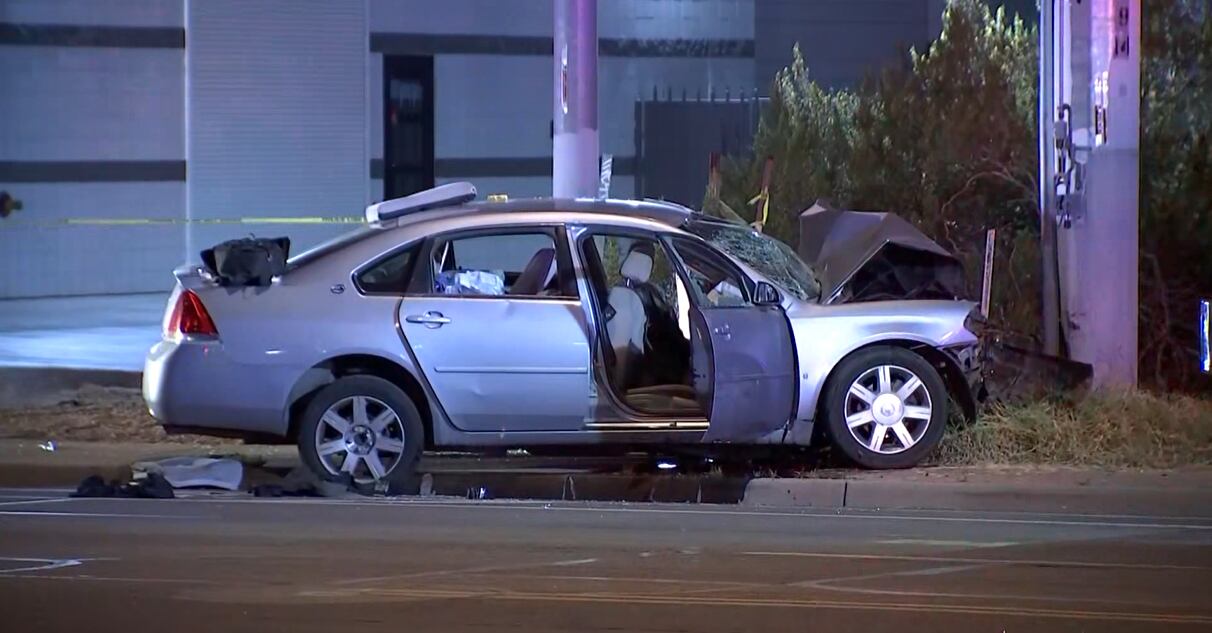 Police ID 1 killed after car crashes into pole in north Phoenix