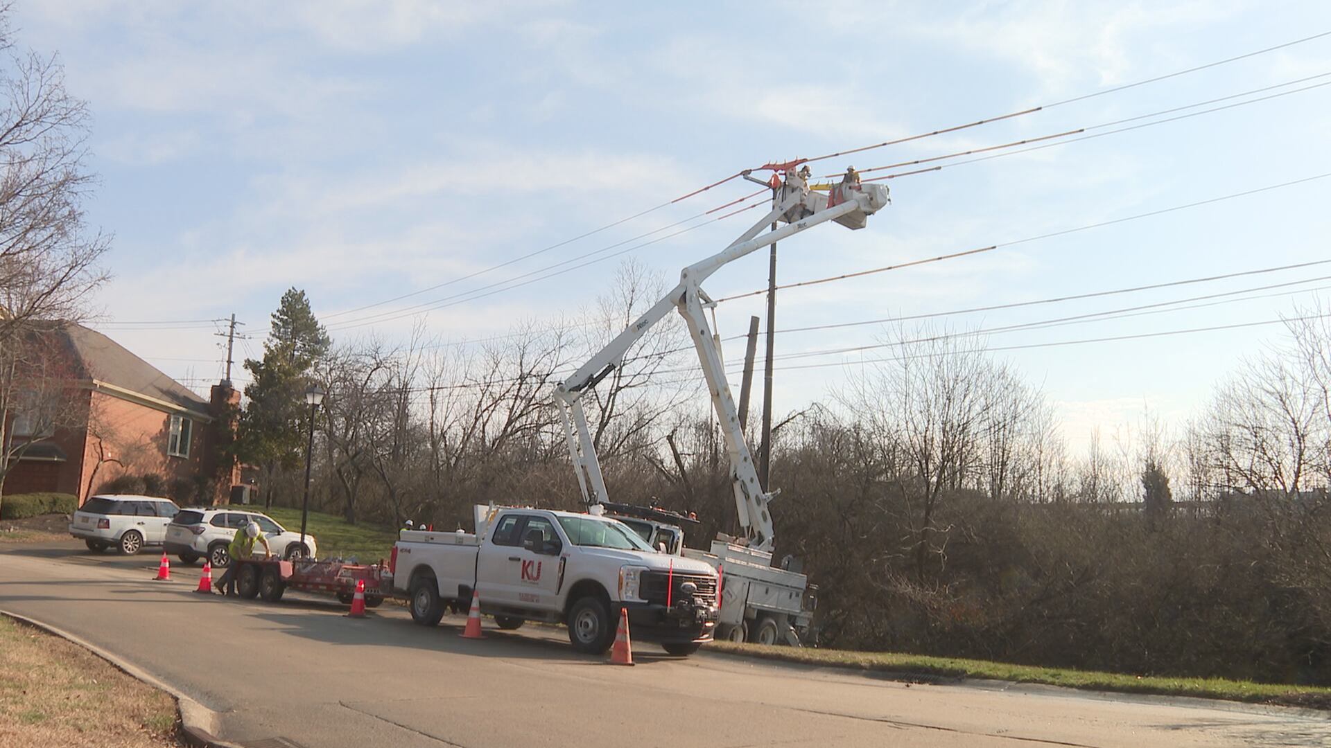 KU installs outage-detecting device on Lexington utility pole as part ...