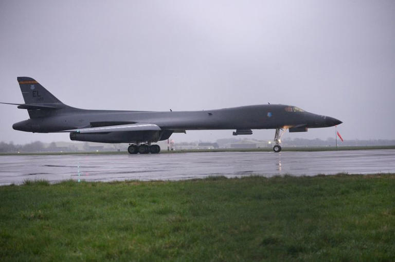 US military planes thunder into RAF Fairford