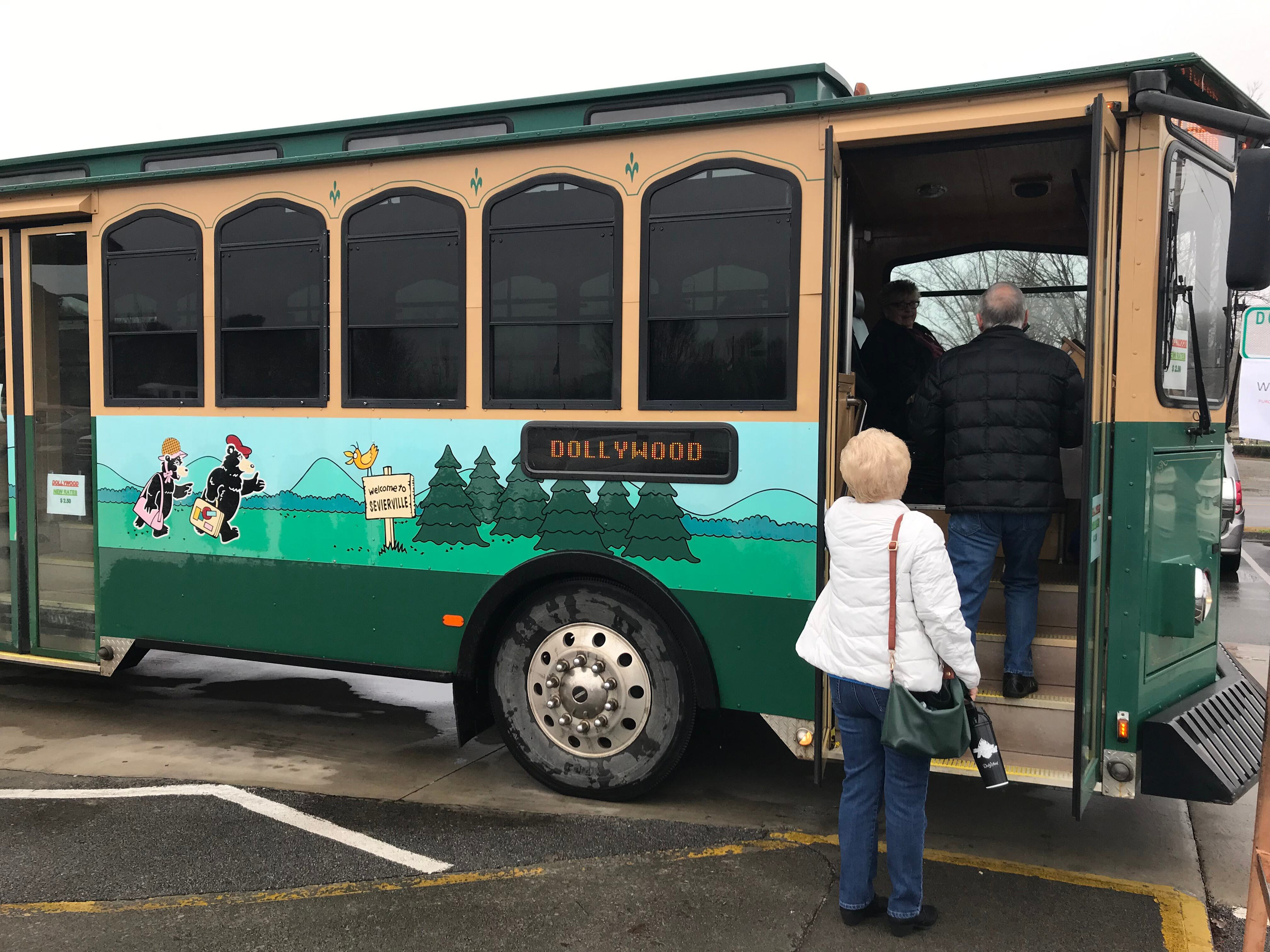 Pigeon Forge trolley system eyes 3 million riders as spring break ...