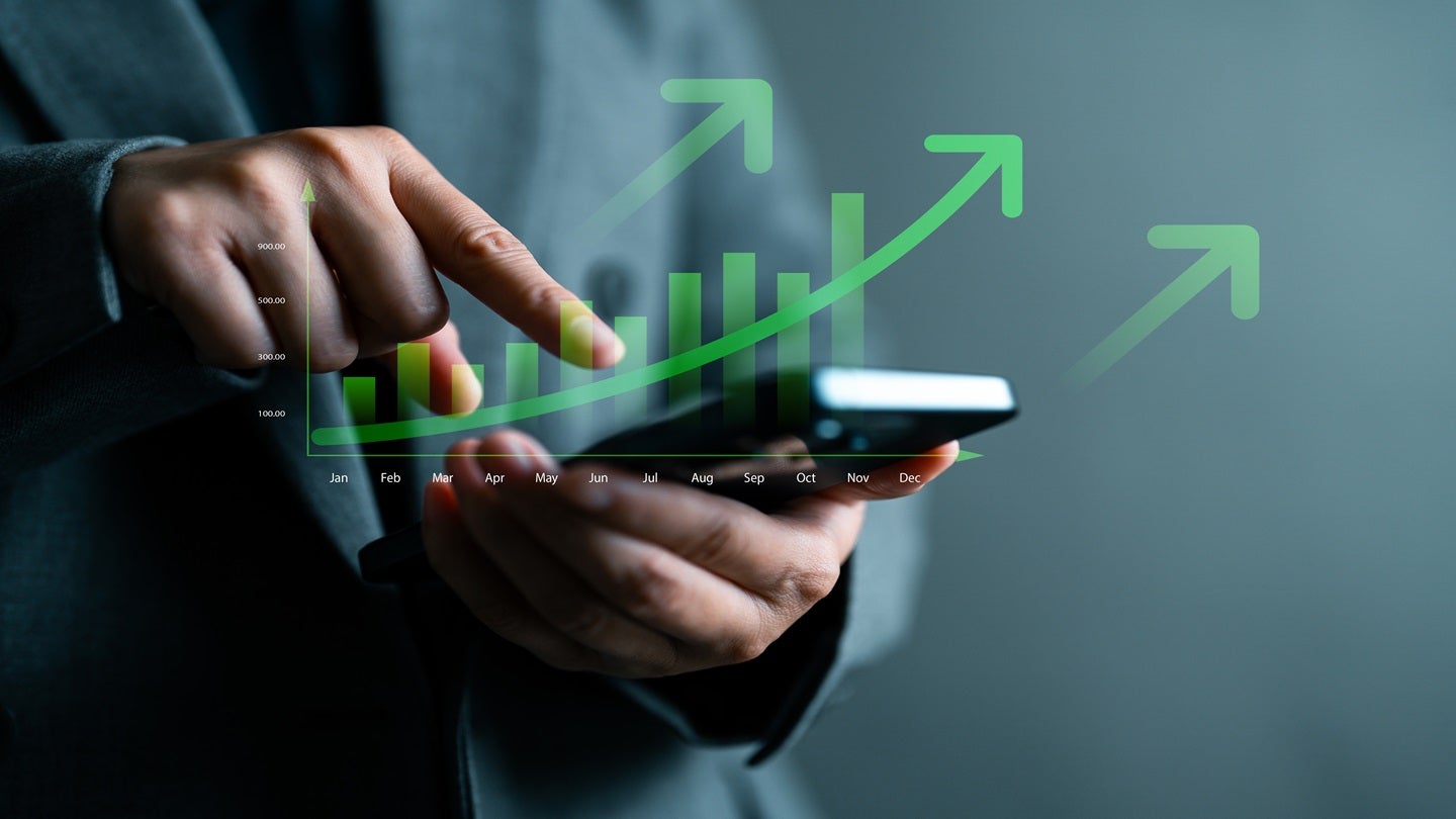 Economic optimism dips, while company confidence holds steady – survey