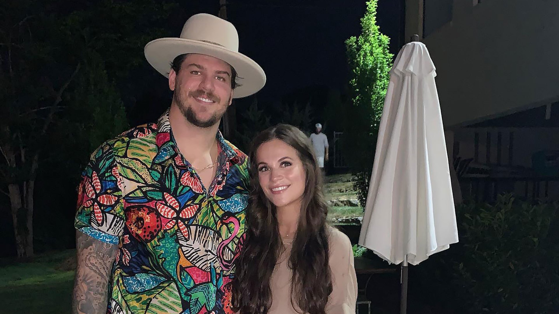NFL's Taylor Lewan calls out airline for issue involving his pregnant wife