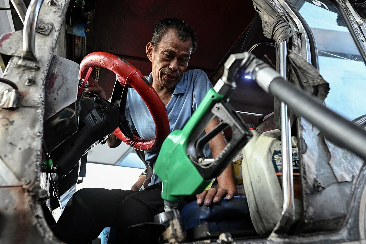 Oil price hikes may cause 'inflation explosion', Philippine groups warn