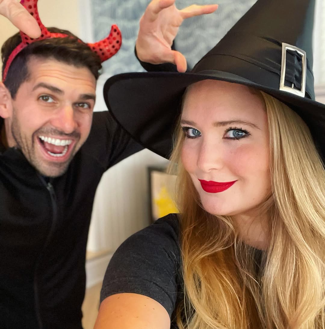 Who is Sarah J Maas' husband? How she and Josh Wasserman met and more