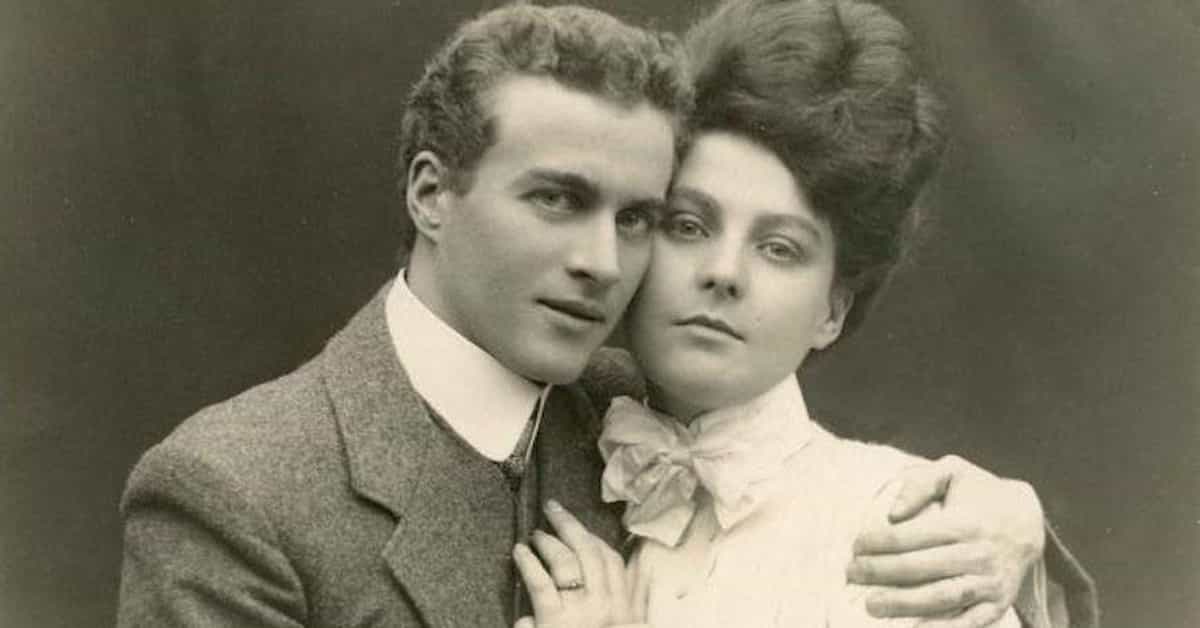 The reasons people propose with engagement rings