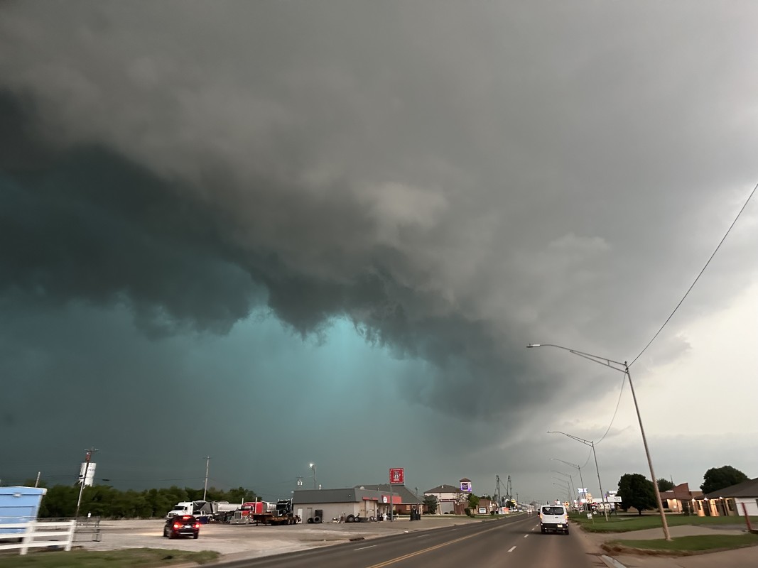 Six states brace for 'strong' tornadoes after 2 deaths in Oklahoma
